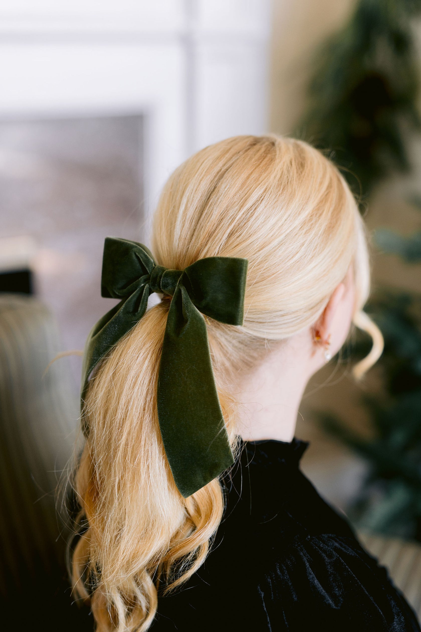 Bailee Velvet Bow – Grace & Grandeur Bow Company